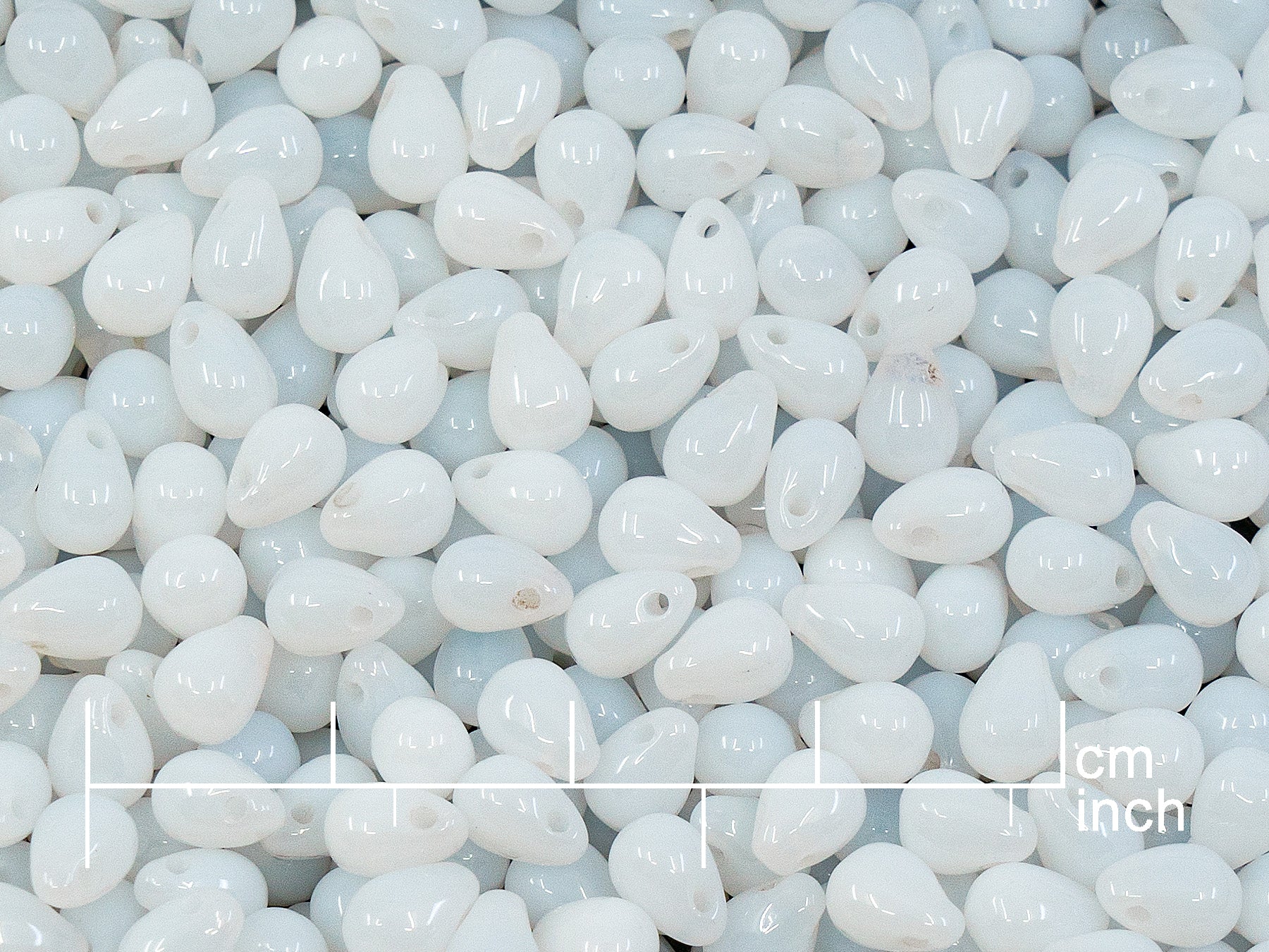 OUTLET 250g Drop Beads, 4 x 6 mm, White (111-69004-04x06-02010) – bcv.glass